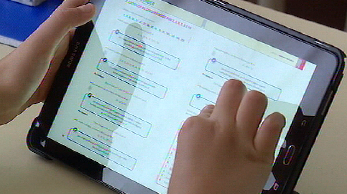 Manuais digitais abrangem mais anos de ensino - RTP Açores
