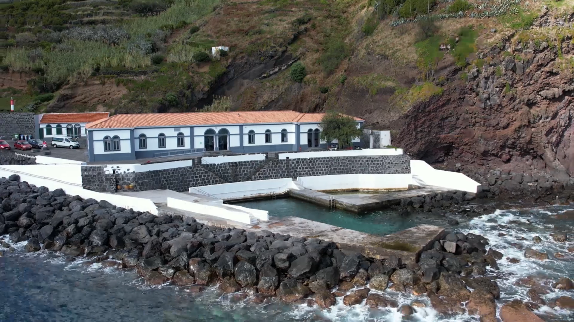 Reabrem hoje as Termas do Carapacho na Graciosa - RTP Açores