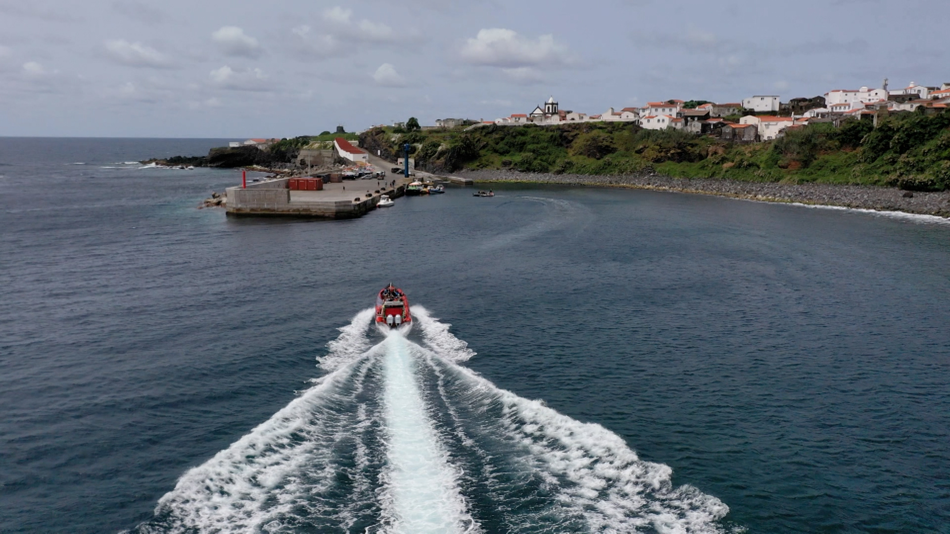 Ilha do Corvo atrai cada vez mais visitantes - RTP Açores