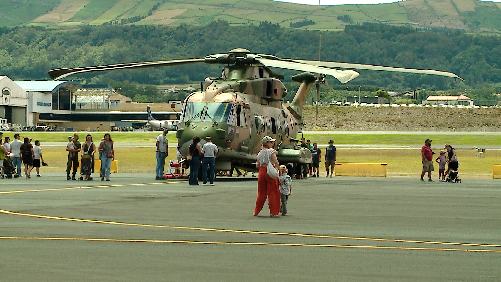 Dia da Base Aberta mostra universo da Força Aérea - RTP Açores