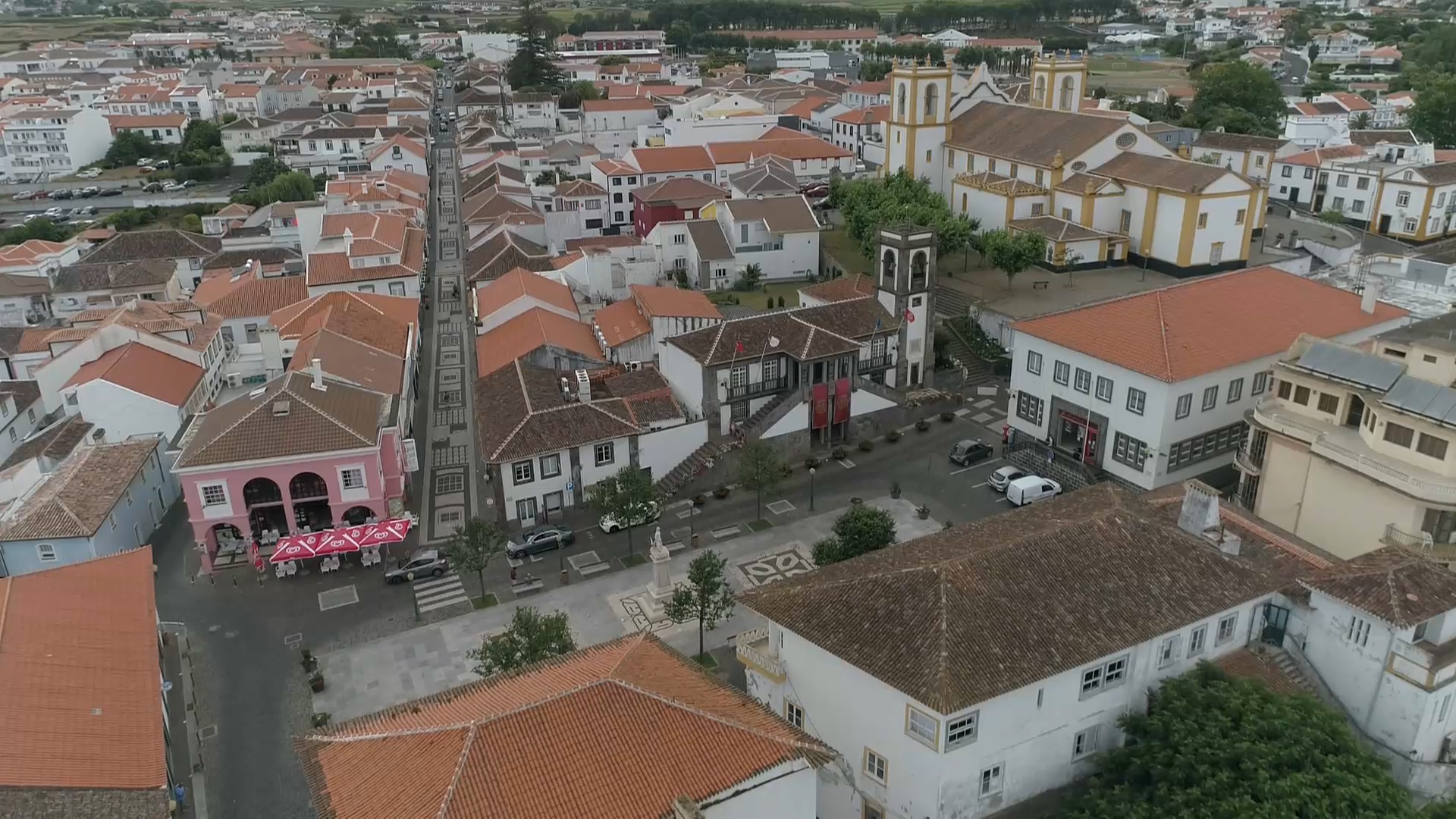 Câmara da Praia da Vitória em risco de perder património - RTP Açores