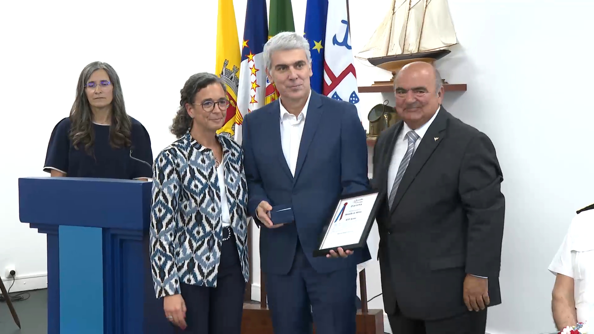 Clube Naval de Ponta Delgada distingue RTP Açores - RTP Açores
